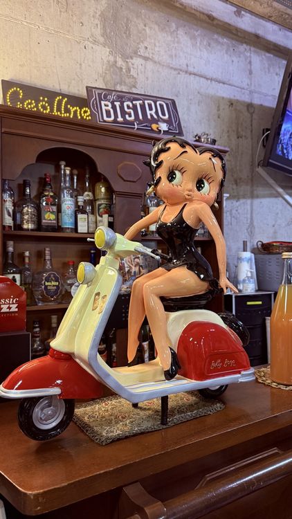 Betty Boop auf Vespa (Neu (gemäss Beschreibung)) in Burg im Leimental ...