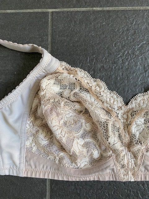 Triumph BH im Retro Stil 75 C in beige | Kaufen auf Ricardo