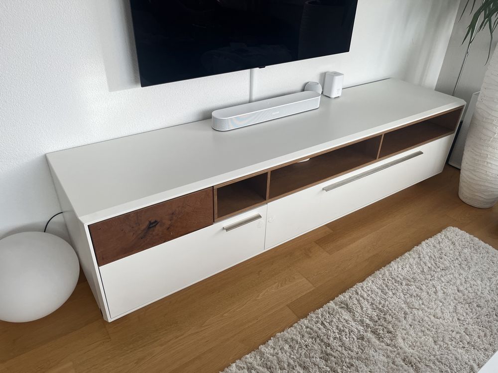 TV-Möbel Interliving weiss matt Nussbaum | Kaufen auf Ricardo