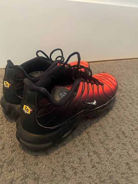 Nike Air Max Plus TN (schwarz/rot) (Gebraucht) in Muttenz für CHF 85 – nur Abholung auf Ricardo ...