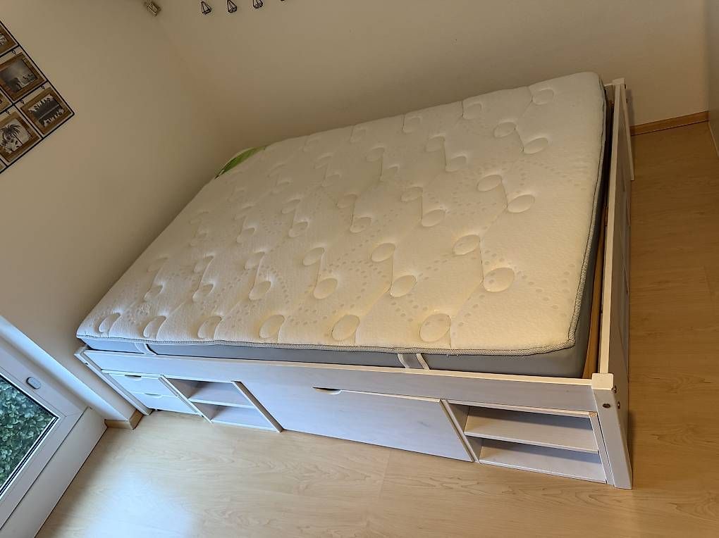 Lit en bois avec rangements + sommier + matelas 140x200 (D'occasion) à ...