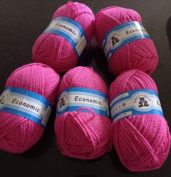 5 Stk. Kneuel Wolle (Neu (gemäss Beschreibung)) in Zizers für CHF 5.5 – mit Lieferung auf ...