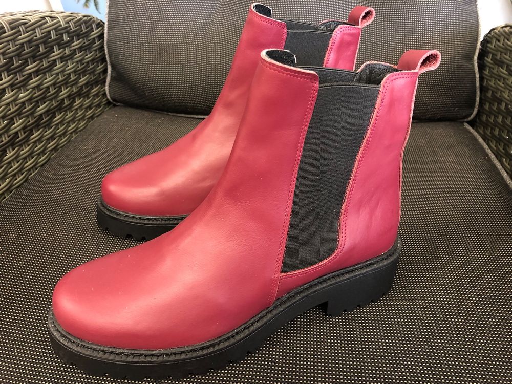 Modischer Chelsea Boots, Leder , NEU, bordeau (Neu und originalverpackt) in Adliswil für CHF 25 ...