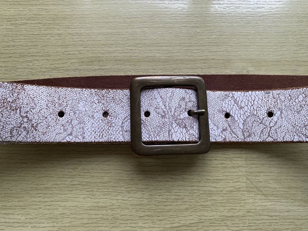 Trendiger Ledergürtel mit Muster, neuwertig, 110 cm lang (Gebraucht) in ...