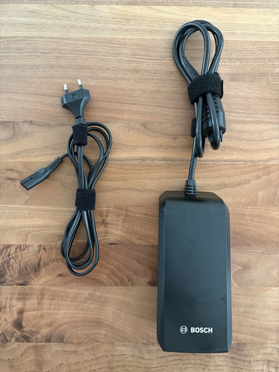 Bosch eBike Compact Charger 100-240V | Kaufen auf Ricardo