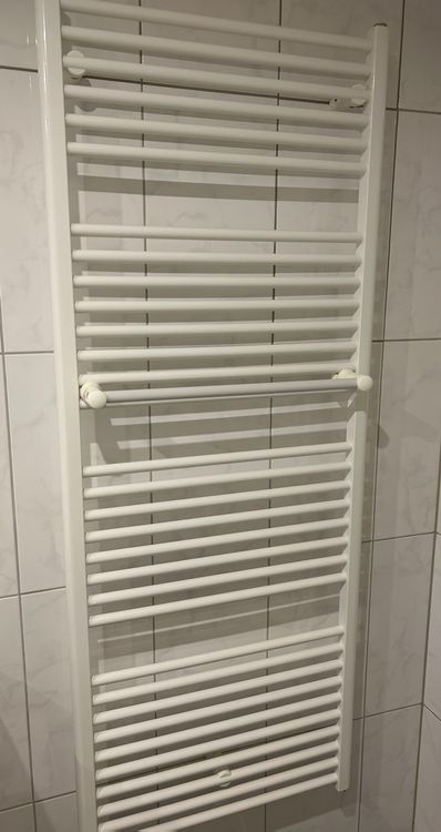 Badezimmer Heizkörper Radiator (Gebraucht) in Rehetobel für CHF 80 – nur Abholung auf Ricardo kaufen