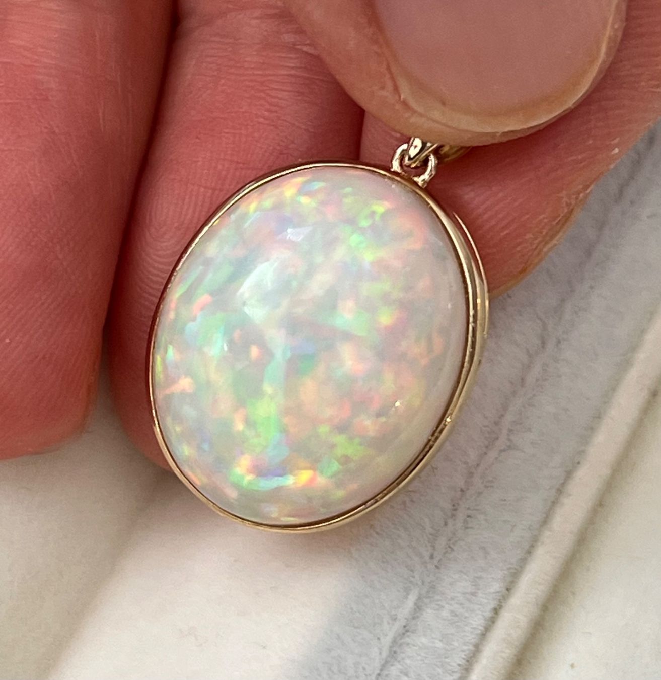 Anhänger in 14k Gold mit natürlichem Opal 11.35 ct ab 1. (Neu (gemäss ...