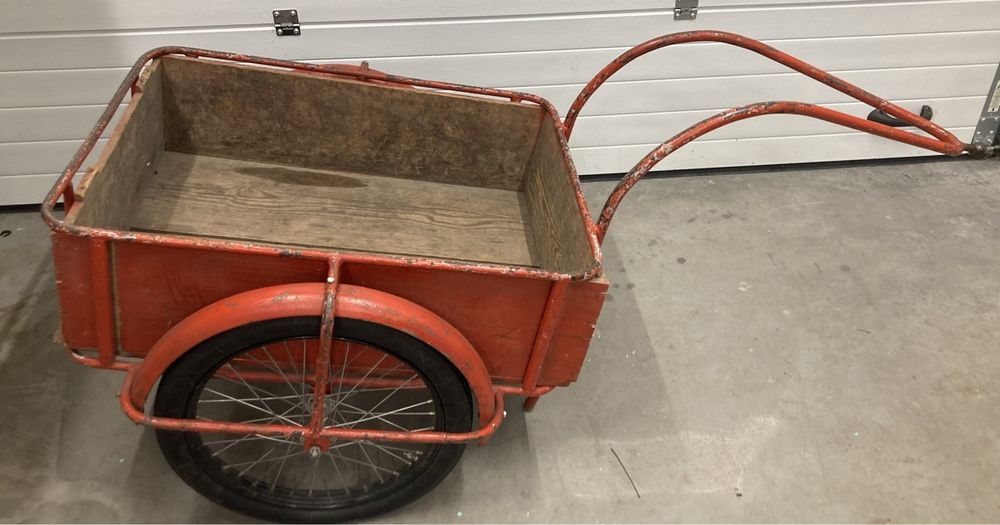 Veloanhänger inkl. 2 Anhängerkupplungen (Gebraucht) in Schaan für CHF 90 – nur Abholung auf ...