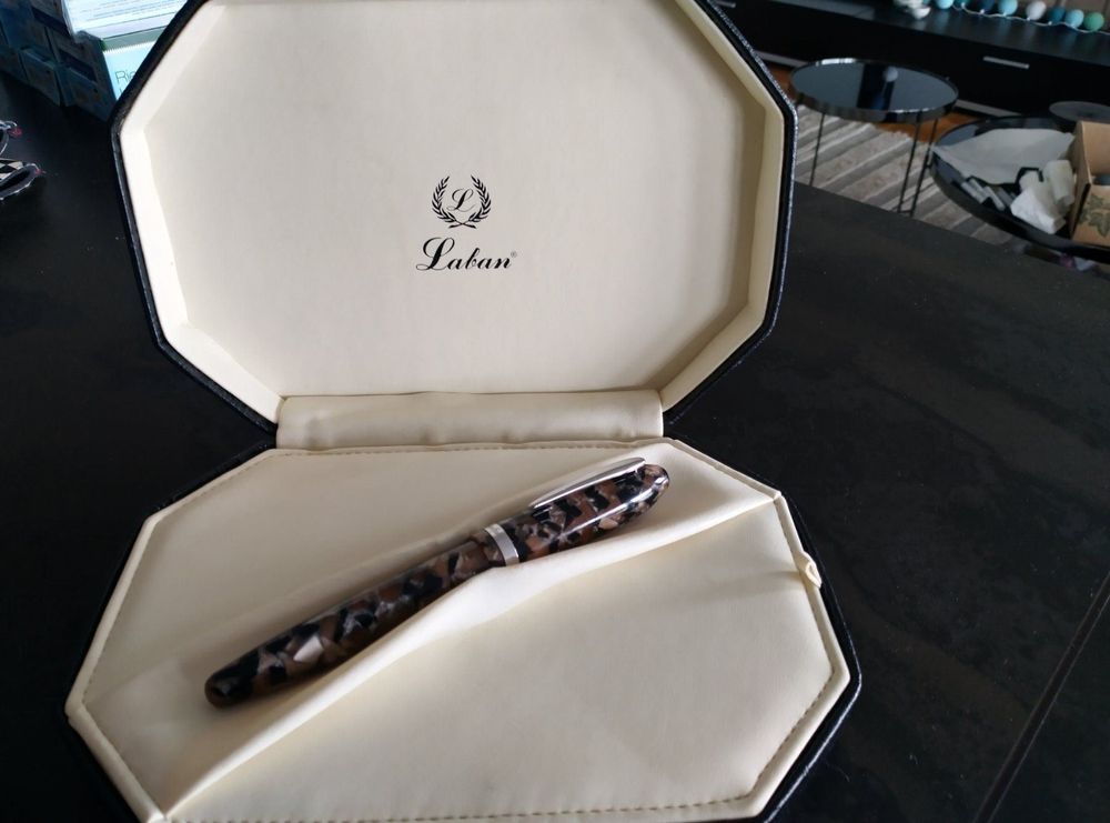 Stylo-plume Laban (Neu (gemäss Beschreibung)) in Gland für CHF 70 – mit ...