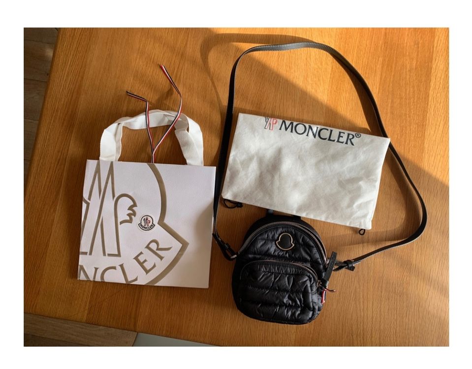 Small Moncler backpack shoulder bag (Gebraucht) in Yverdon-les-Bains ...