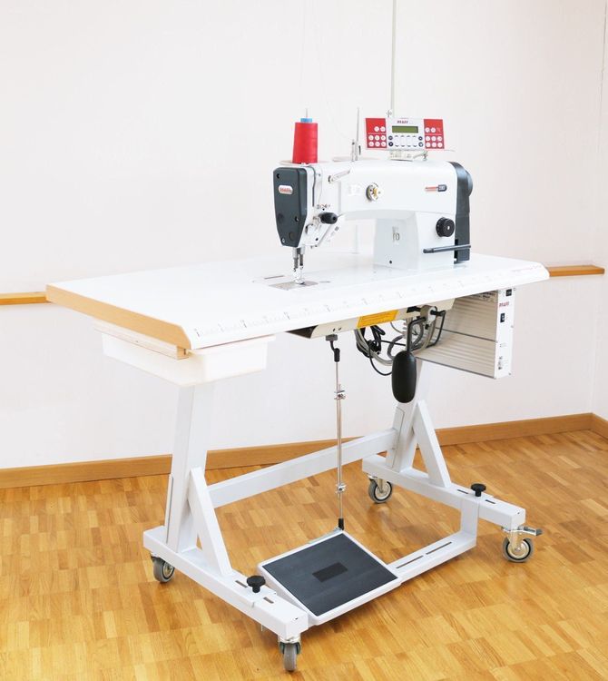 Pfaff 2083 Industrienähmaschine Neu (Neu und originalverpackt) in ...