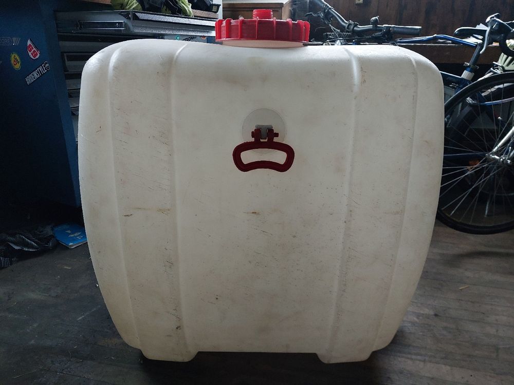 Wassertank 300L Faser-Plast (Gebraucht) in Lömmenschwil für CHF 75 ...
