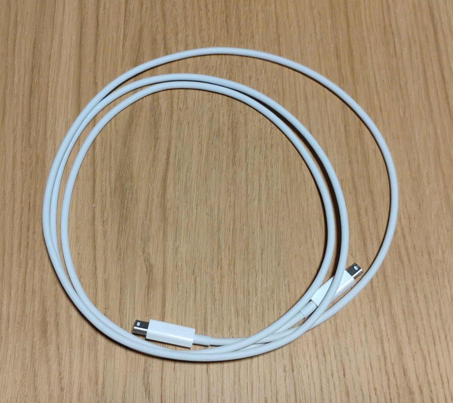 Câble Thunderbolt 2 2m (D'occasion) à Châtel-St-Denis pour CHF 1 – avec livraison | Acheter sur ...