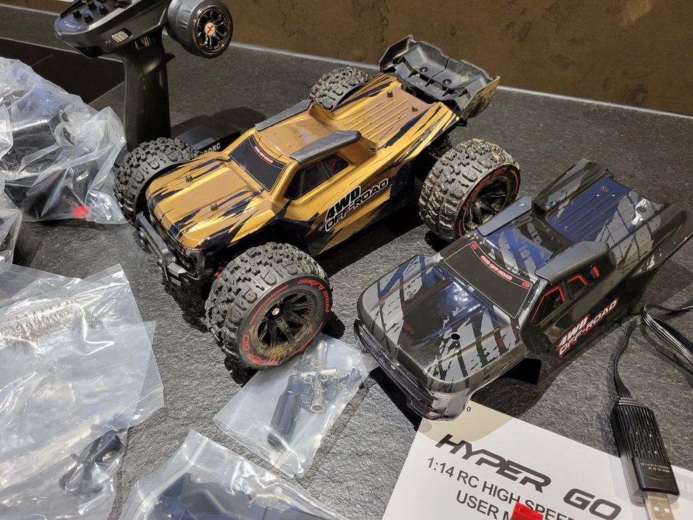 Neuwertiger Hypercar 80km/h mit 3S Akku + Diversen rc Teilen | Kaufen ...