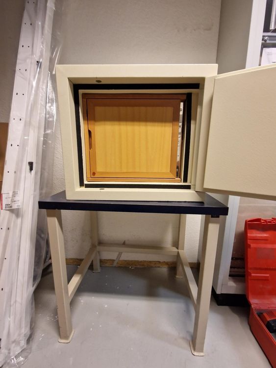 Coffre-fort avec table de marque Hadak, MOD MCC 100 (D'occasion) à ...