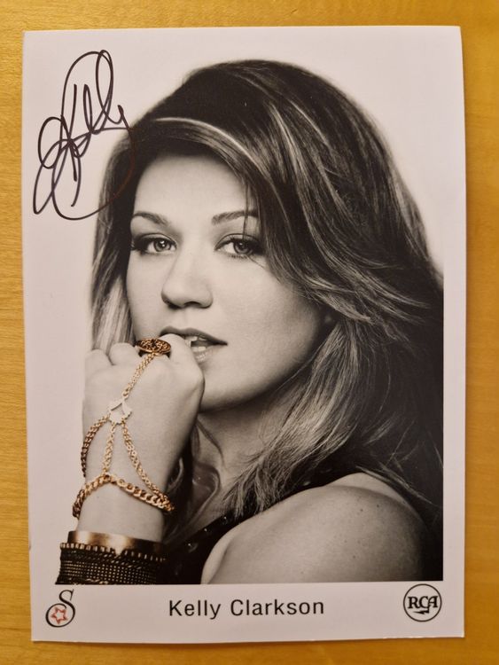 Kelly Clarkson, Original Autogramm auf Foto in Farbe | Kaufen auf Ricardo