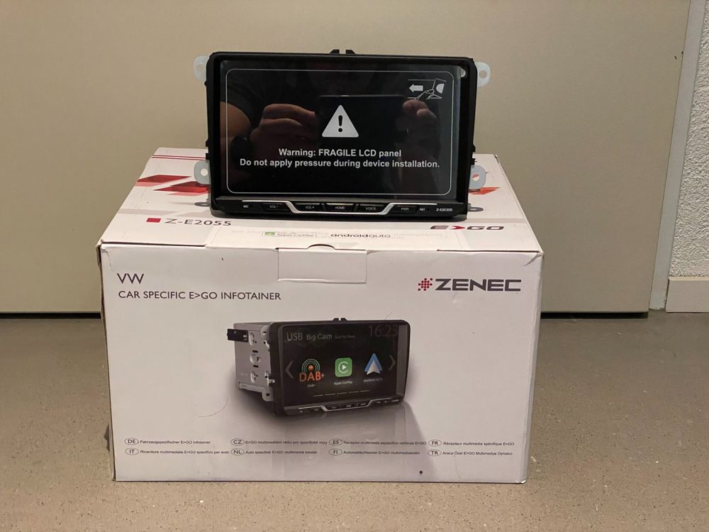 Zenec Z-E2055 Autoradio DAB+ Mediacenter / inkl. Quadlock 3 | Kaufen auf Ricardo