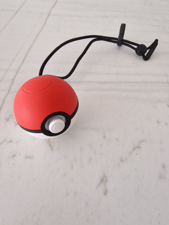 Nintendo Switch Pokeball Plus Controller (Gebraucht) in Selzach für CHF ...