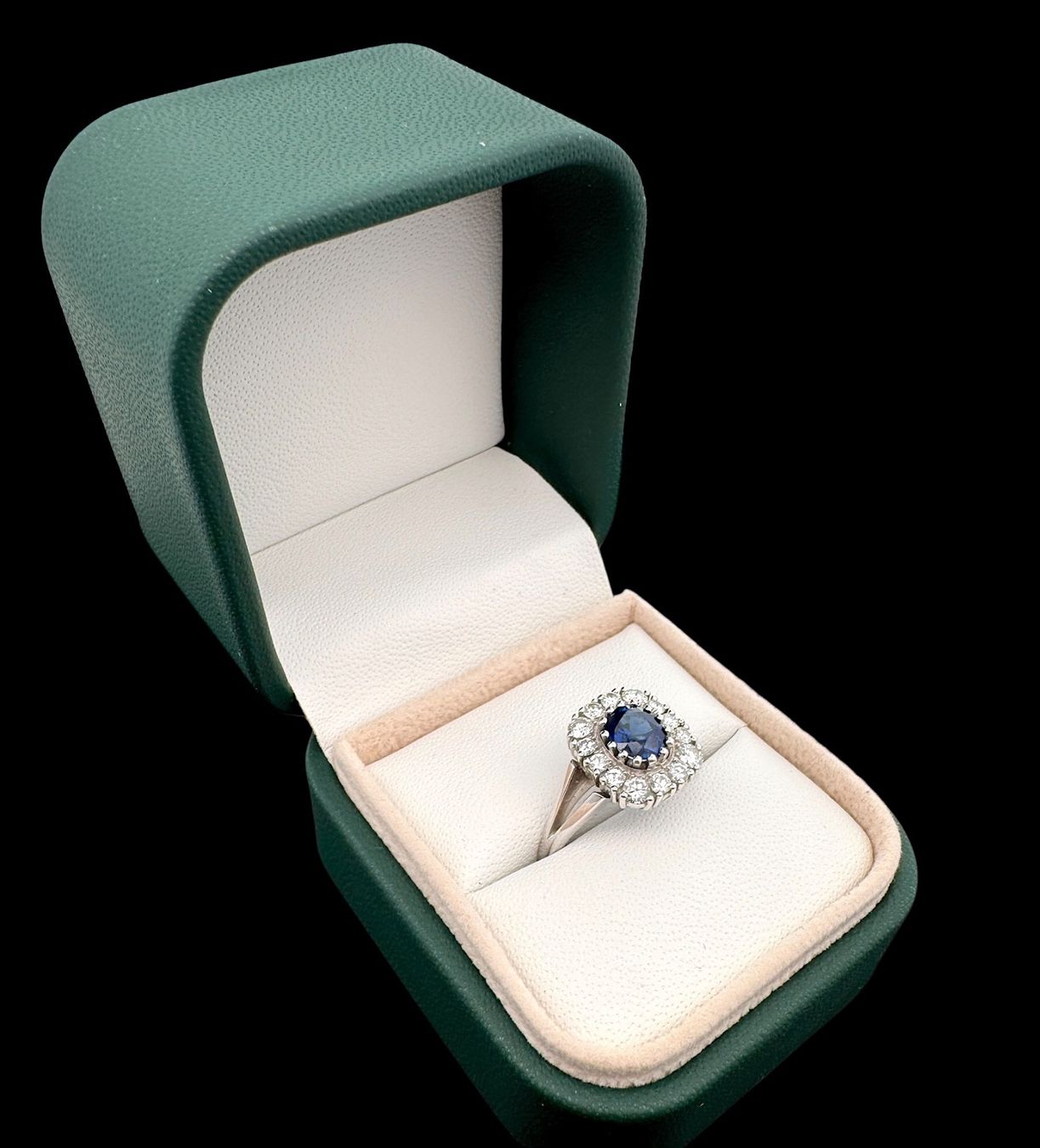 Saphir 1.2c Diamanten 0.7c Ring 18k WG Grösse 58.5 *S2122 (Gebraucht ...