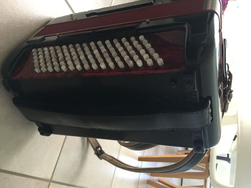 Bugari Armando (Gebraucht) in Schindellegi für CHF 669 – mit Lieferung ...