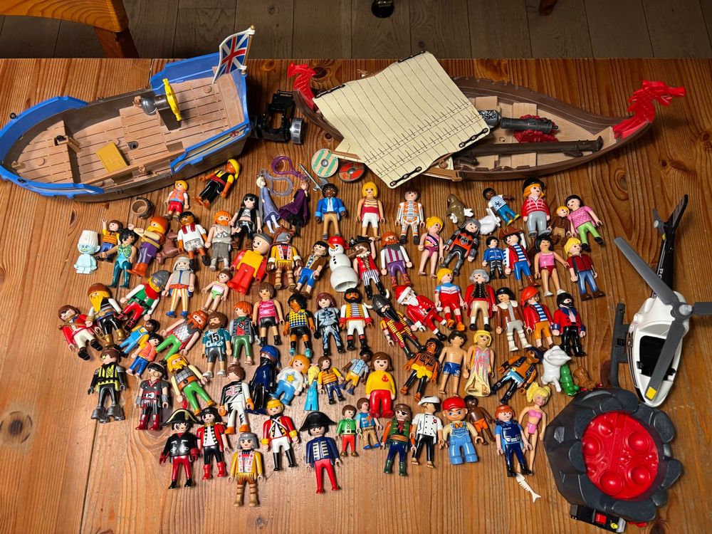 Playmobile Figuren - 80 Stück plus diverses Zubehör (Gebraucht) in für ...