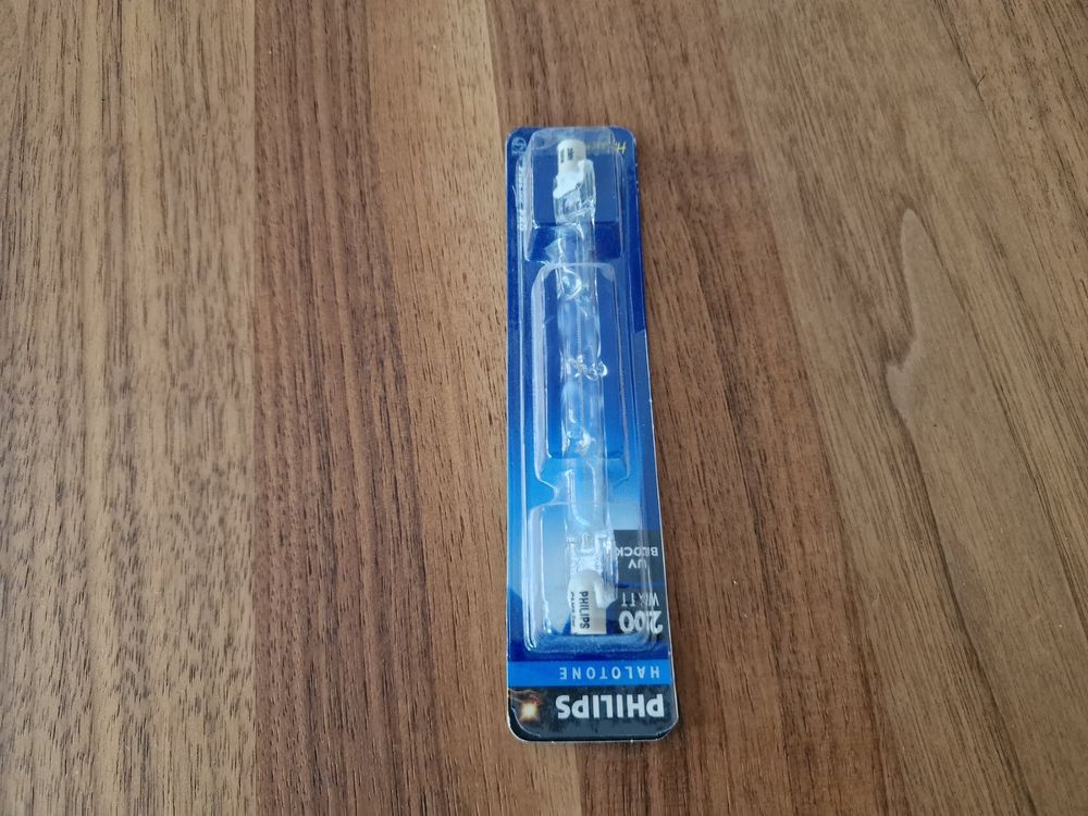 NEU Halogen Lampe Philips 200W (Neu und originalverpackt) in Wilen b. Wollerau für CHF 3 – mit ...