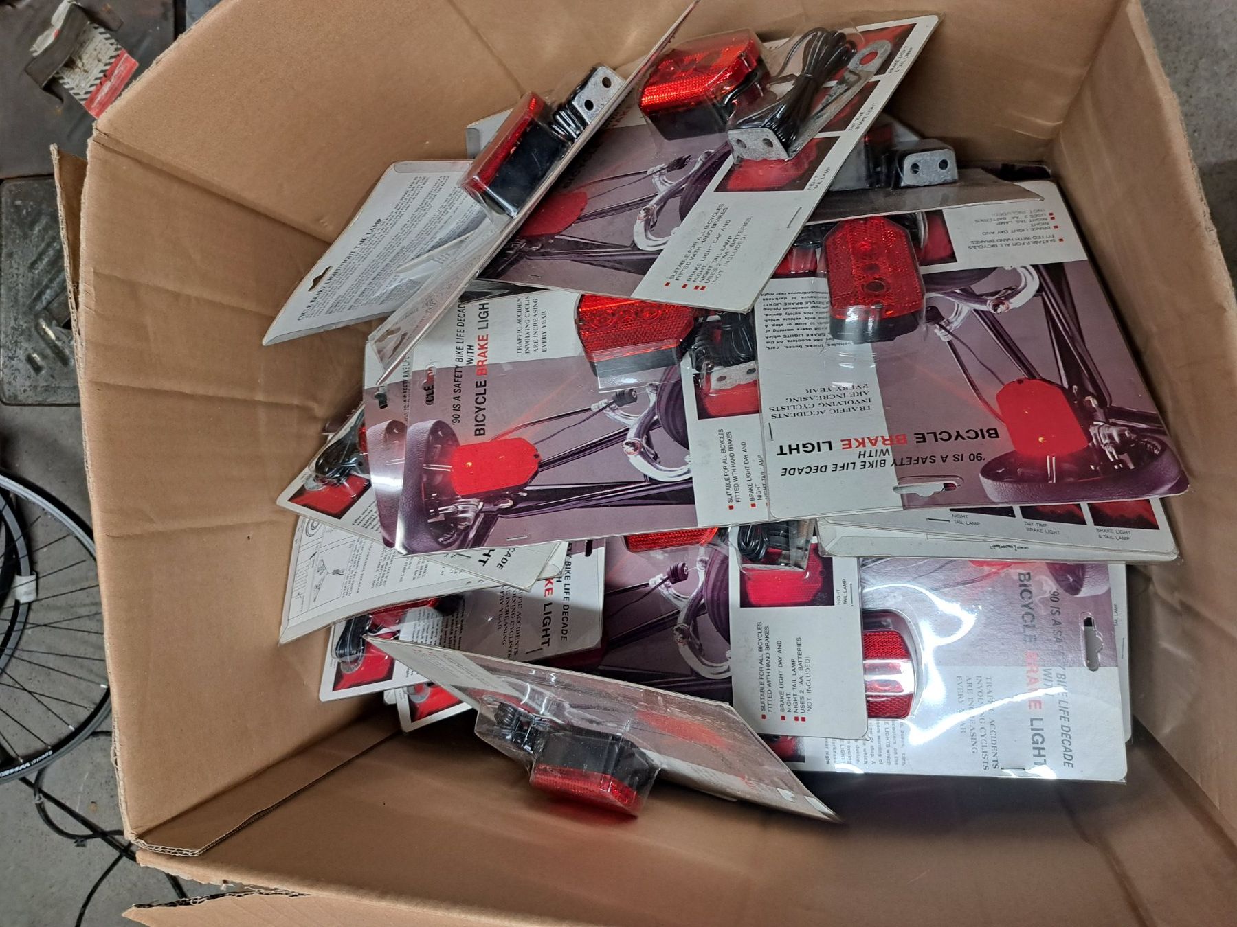 Velo Rücklicht m. Stoplicht Neu, originalverpackt, 138 Stück (Neu und ...