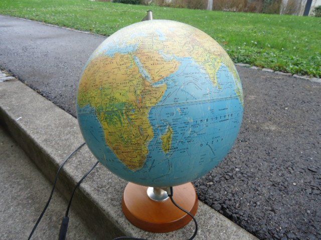 Leucht-Globus Made in Denmark H-ca 40cm (Gebraucht) in Zürich für CHF ...
