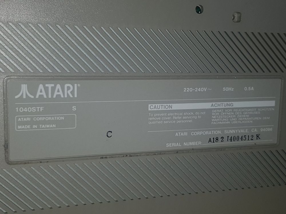 Atari PC 1040 ST F + 2 Monitore s.w. + color / wie Fotos | Kaufen auf ...