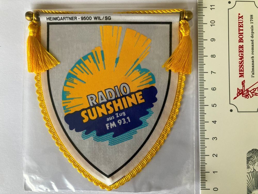 Vintage Fanion/Wimpel RADIO SUNSHINE aus Zug FM 93,1 (Neuf avec ...