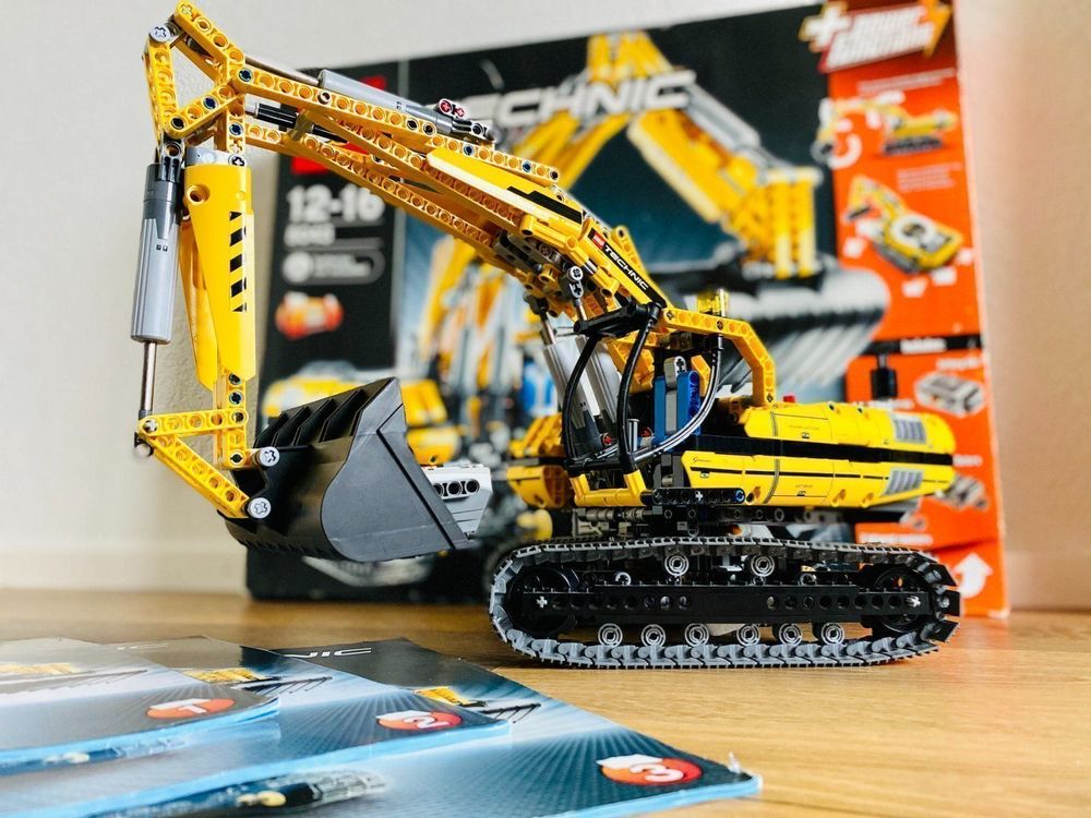 Lego Technic 8043 mot. Bagger mit OVP (Gebraucht) in Vinelz für CHF 200 ...