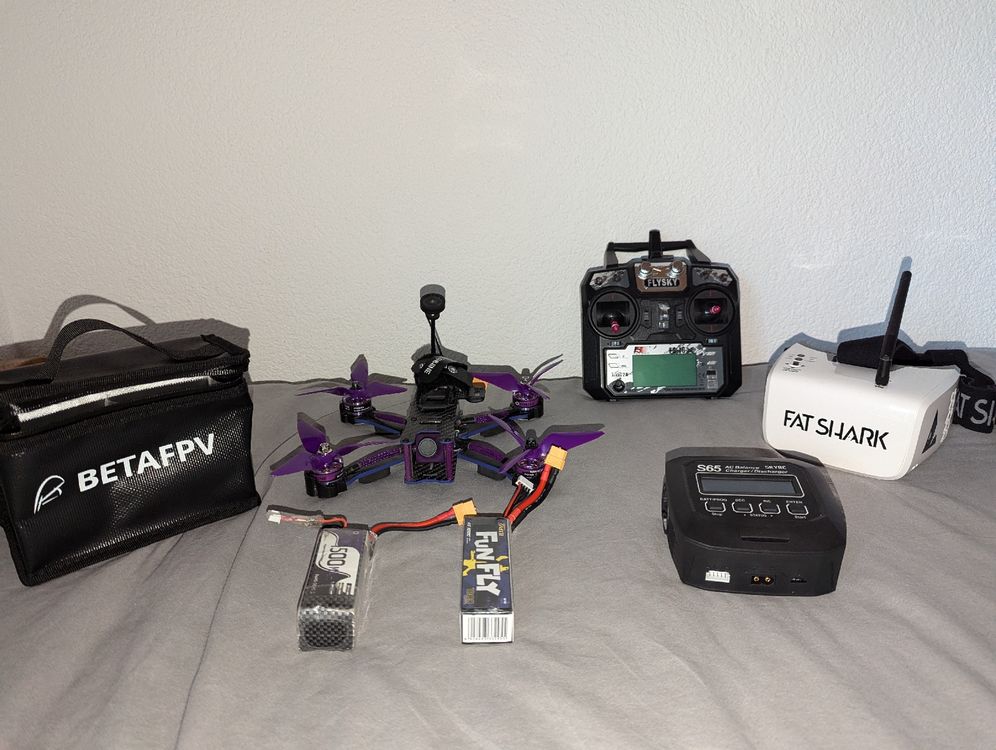 FPV Drohnen Set with FPV Brille und Fernsteuerung | Kaufen auf Ricardo
