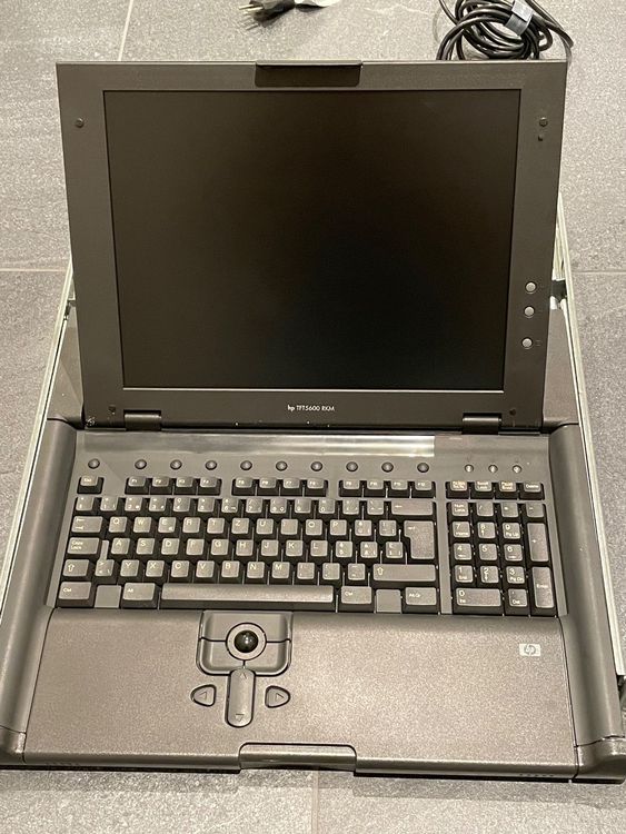 HP TFT5600 RKM - Rack Bildschirm inkl. Tastatur (Gebraucht) in Schänis ...