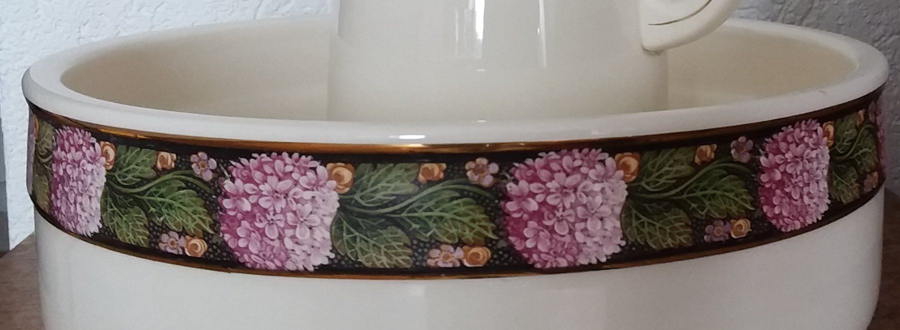 Broc et cuvette anciens Villeroy & Boch. (Gebraucht) in La Chaux-de ...