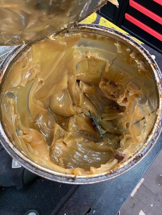 Shell Fettbüchse Retinax A mit originalem Inhalt (Gebraucht) in Therwil ...