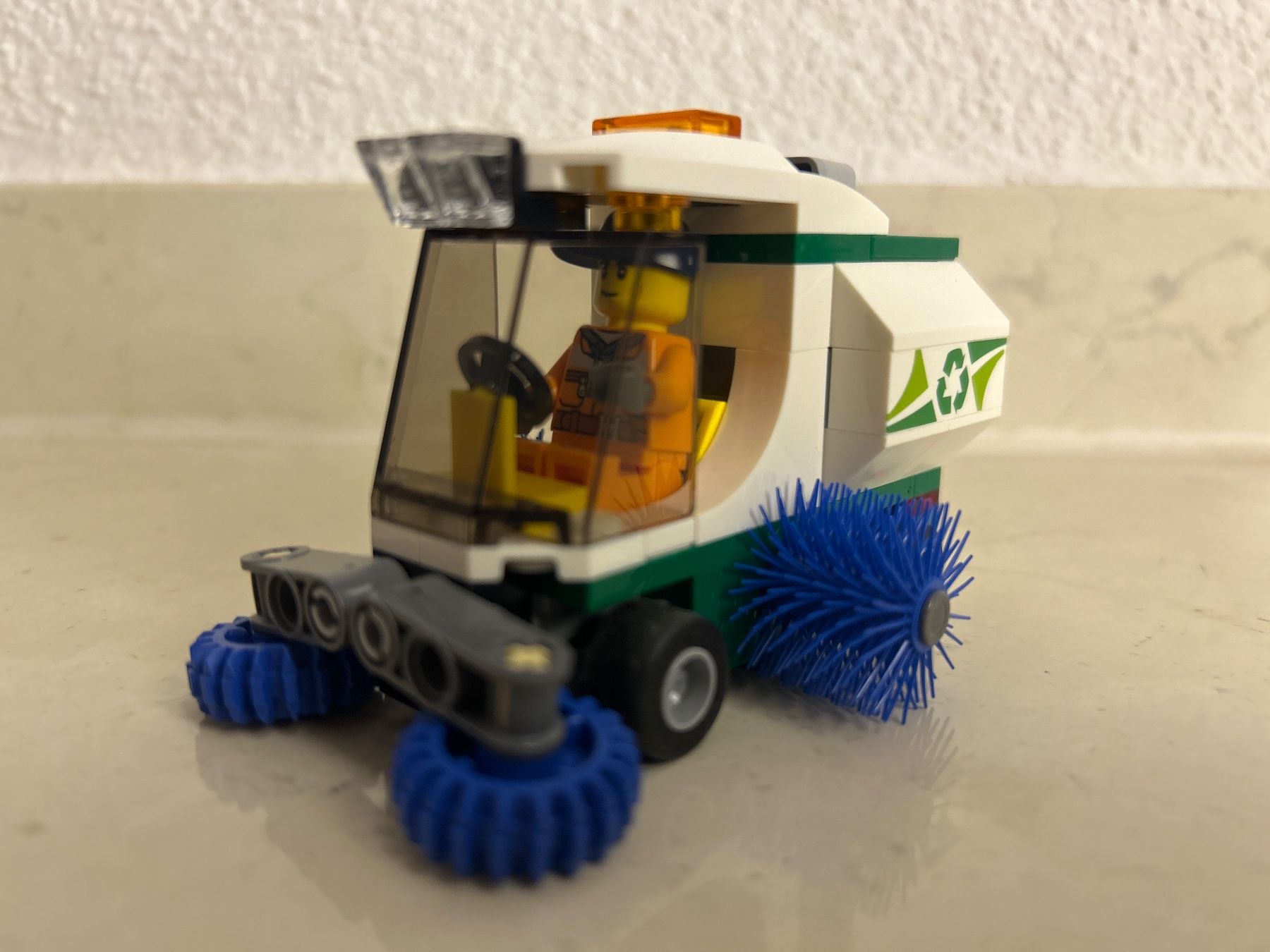 LEGO #60249 Street Sweeper (Gebraucht) in Uetikon am See für CHF 7 ...