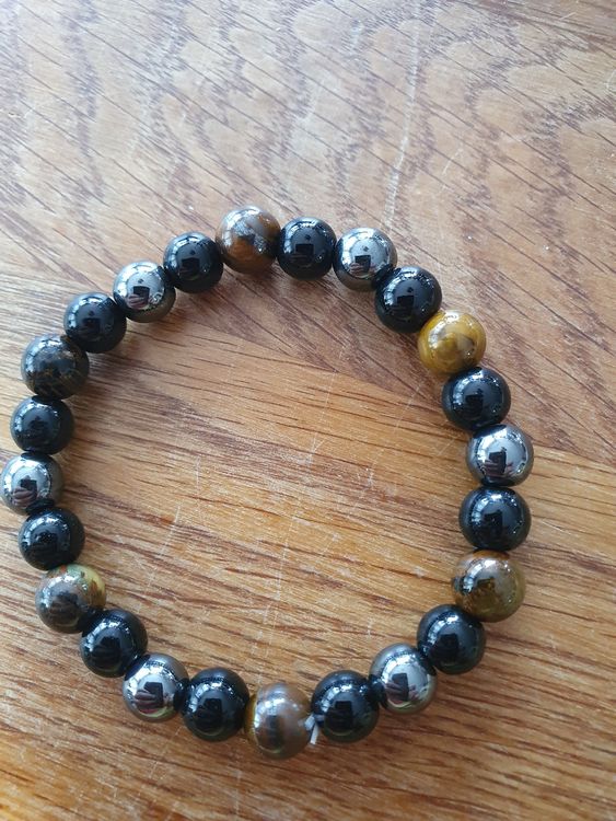 Stein Armband (Neu und originalverpackt) in Läufelfingen für CHF 2.5 – mit Lieferung auf Ricardo ...