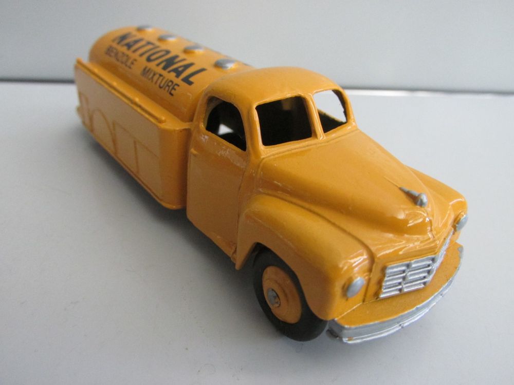 Studebaker Tankers " NATIONAL Benzole " Dinky Toys Nr. 443 (Neu (gemäss ...