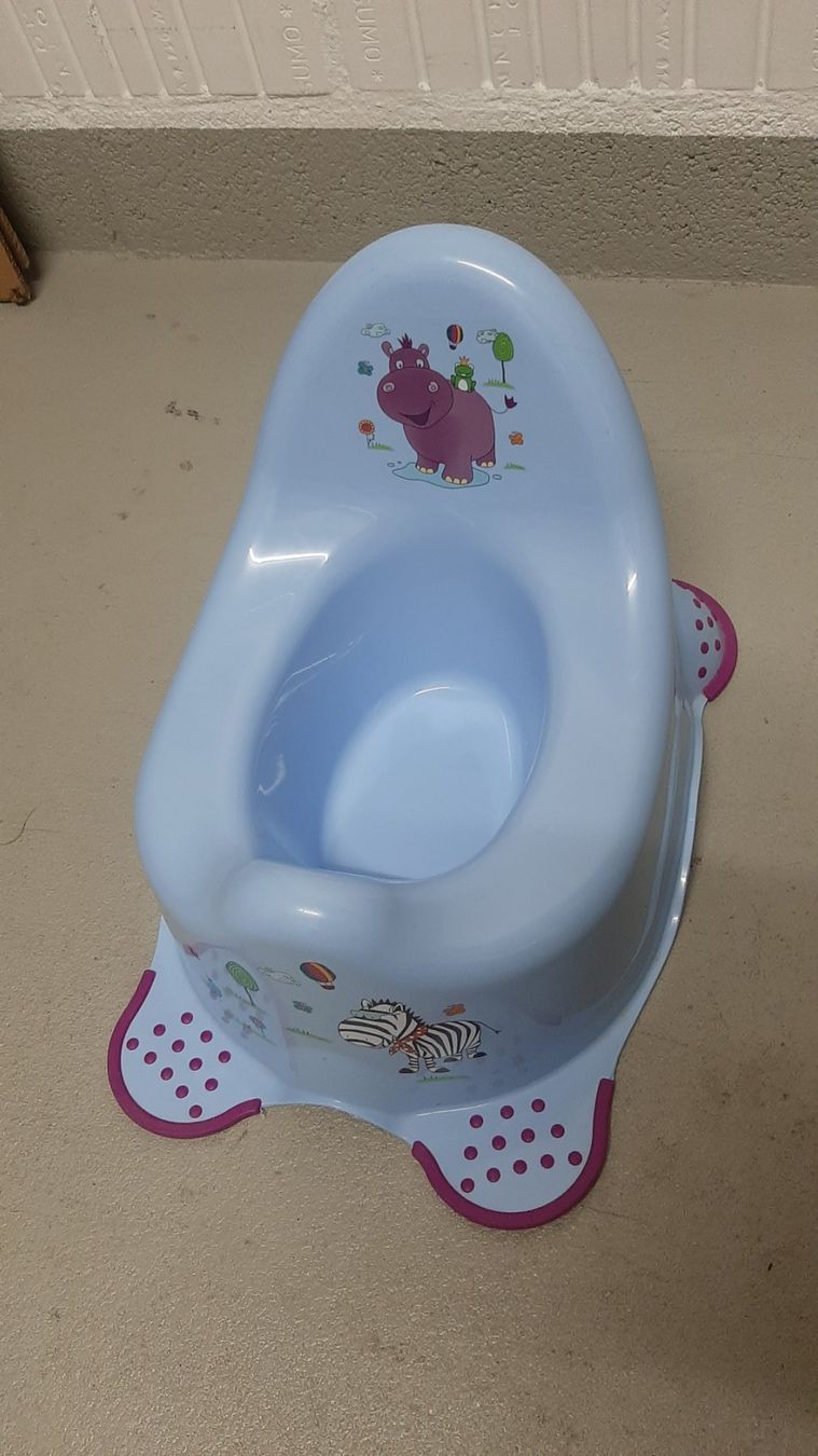 K.. R M) Babytopf WC Topf Baby Kineer (Gebraucht) in Wil SG für CHF 5. ...