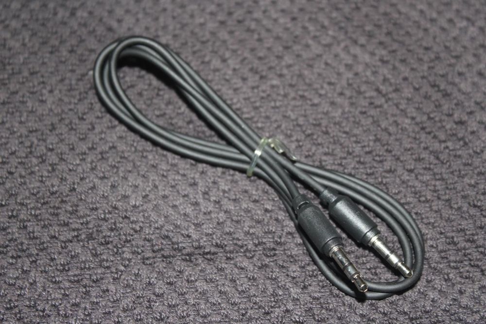 1m Stereo 3,5mm Kabel Audio AUX schwarz | Kaufen auf Ricardo