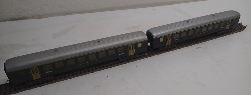 Märklin H0 - 2 x SBB grüne Personenw. 1. Kl - Art. 4066 (Gebraucht) in Lausanne für CHF 9.5 ...