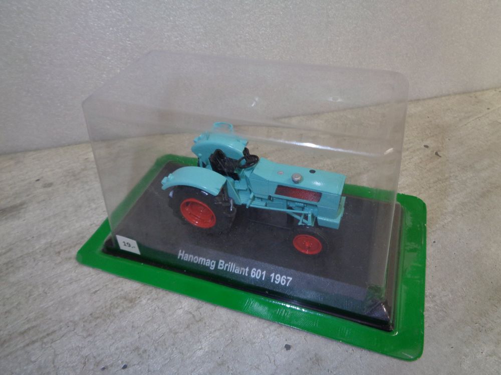 Hachette 1:43 Tracteur Hanomag Brillant 601 1967 (Neuf avec emballage d'origine) à Reconvilier ...