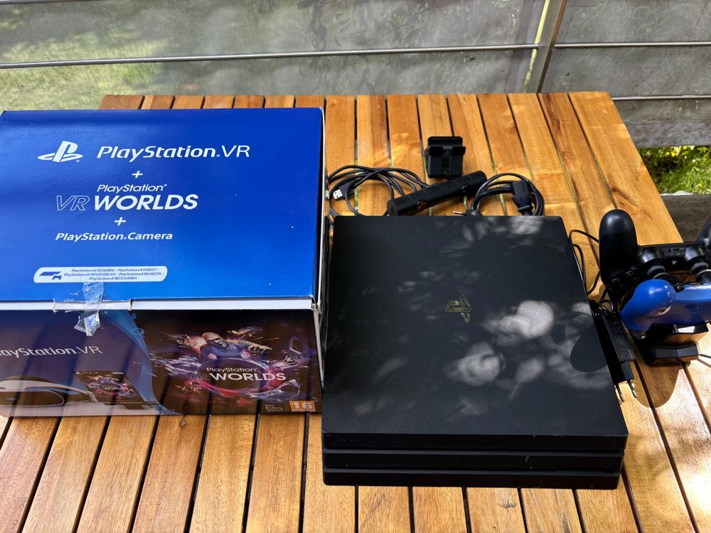 Playstation 4 pro (model CUH 7061B)+ PS VR set | Kaufen auf Ricardo