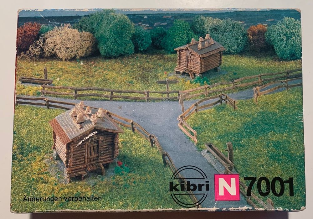 Kibri 7001 - 2 granges avec enclos (D'occasion) à pour CHF 4 – avec ...