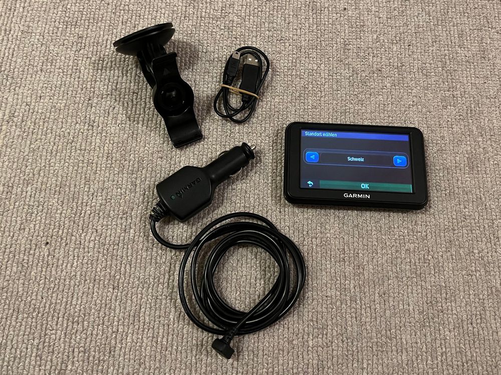 Garmin nüvi 40 GPS-Navigationsgerät mit Europa und US-Karten | Kaufen auf Ricardo
