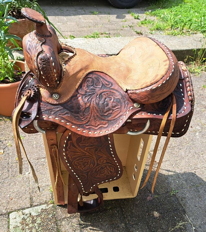 Westernsattel / Ponysattel /Leder verziert (Gebraucht) in Sternenberg ...