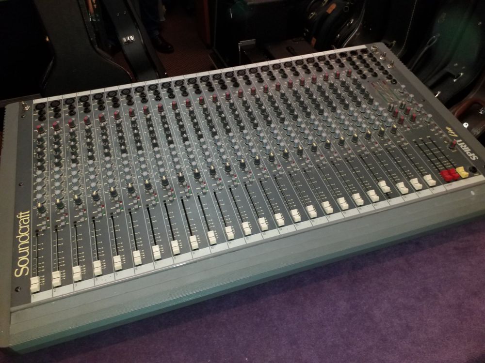 SOUNDCRAFT SPIRIT LIVE MISCHPULT ... TOP !!! | Acheter sur Ricardo