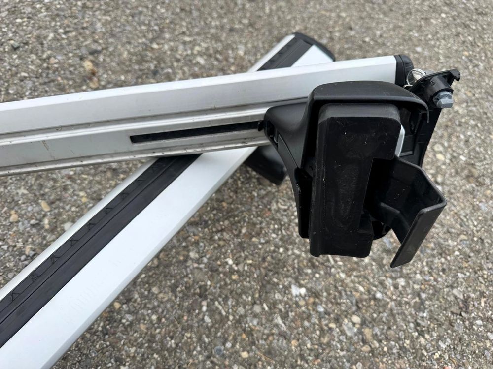 Dachträger Thule EVO 135 + KIT 1768 für Lexus NX450 (Gebraucht) in ...