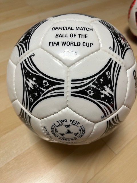 FIFA WM Ball Questra 1994 USA mit Weltmeister Brasilien (Neu (gemäss ...
