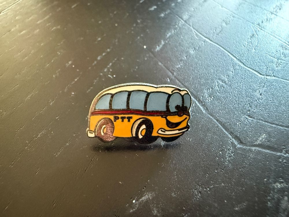 Vintage PTT-Bus Pin / Anstecker, lustiges Design, Top! (Gebraucht) in ...